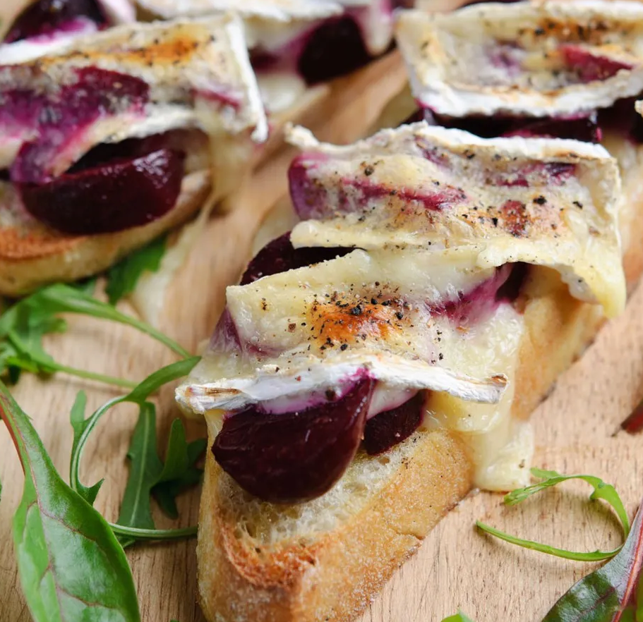 Beetroot & Melted Brie on Toast – Sids Sauce